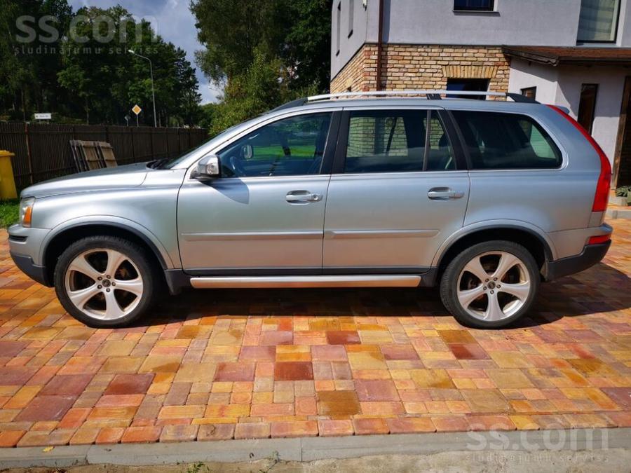 Grey Volvo XC90 2009 in Riga, with an engine capacity of 2.40 L and mileage of 224 thousand km for 7500 €, photo 3 on AUTOMOTO.COM.LV