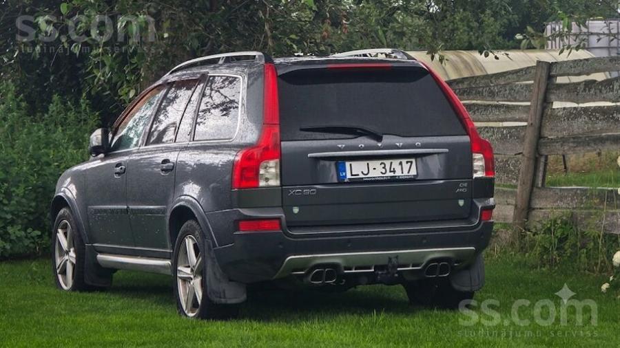 Grey Volvo XC90 2009 in Riga, with an engine capacity of 2.40 L and mileage of 354 thousand km for 7650 €, photo 1 on AUTOMOTO.COM.LV