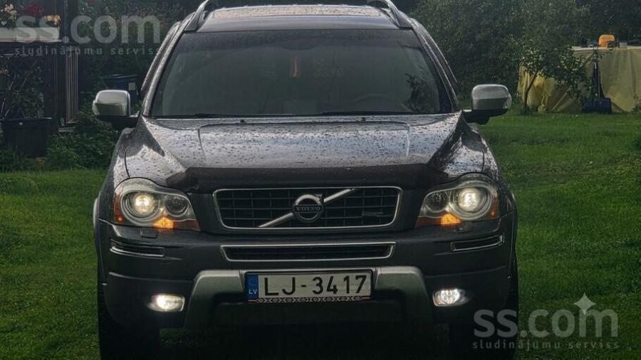 Grey Volvo XC90 2009 in Riga, with an engine capacity of 2.40 L and mileage of 354 thousand km for 7650 €, photo 4 on AUTOMOTO.COM.LV