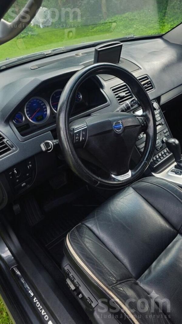 Pelēks Volvo XC90 2009 Rīga, ar dzinēja tilpumu 2.40 L un nobraukumu 354 tūkst. km par 7650 €, foto 10 vietnē AUTOMOTO.COM.LV