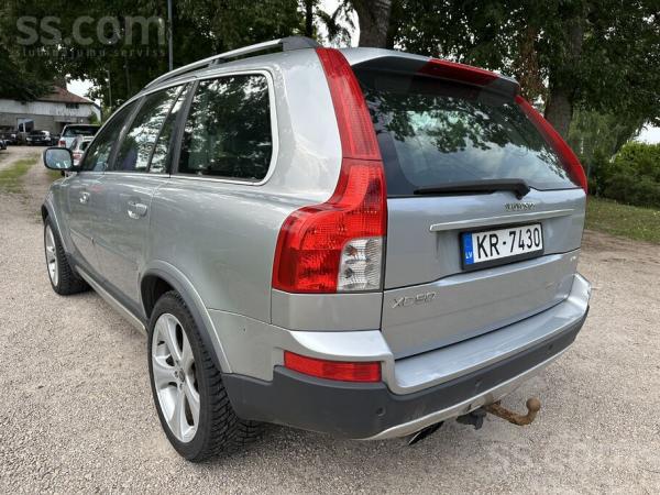 Grey Volvo XC90 2009 in Riga, with an engine capacity of 2.40 L and mileage of 225 thousand km for 6490 €, photo 3 on AUTOMOTO.COM.LV