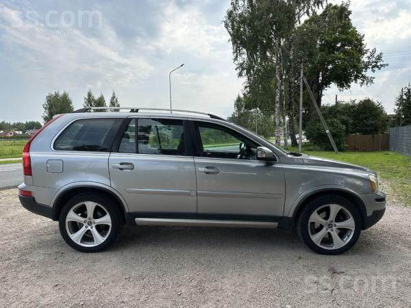 Grey Volvo XC90 2009 in Riga, with an engine capacity of 2.40 L and mileage of 225 thousand km for 6490 €, photo 6 on AUTOMOTO.COM.LV