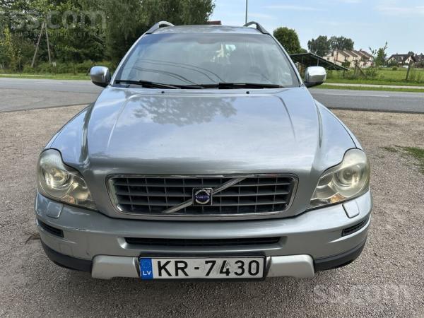 Grey Volvo XC90 2009 in Riga, with an engine capacity of 2.40 L and mileage of 225 thousand km for 6490 €, photo 8 on AUTOMOTO.COM.LV