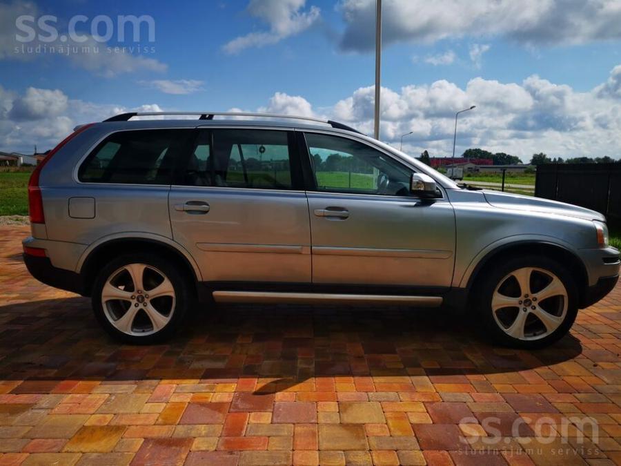Grey Volvo XC90 2009 in Riga, with an engine capacity of 2.40 L and mileage of 224 thousand km for 6900 €, photo 1 on AUTOMOTO.COM.LV