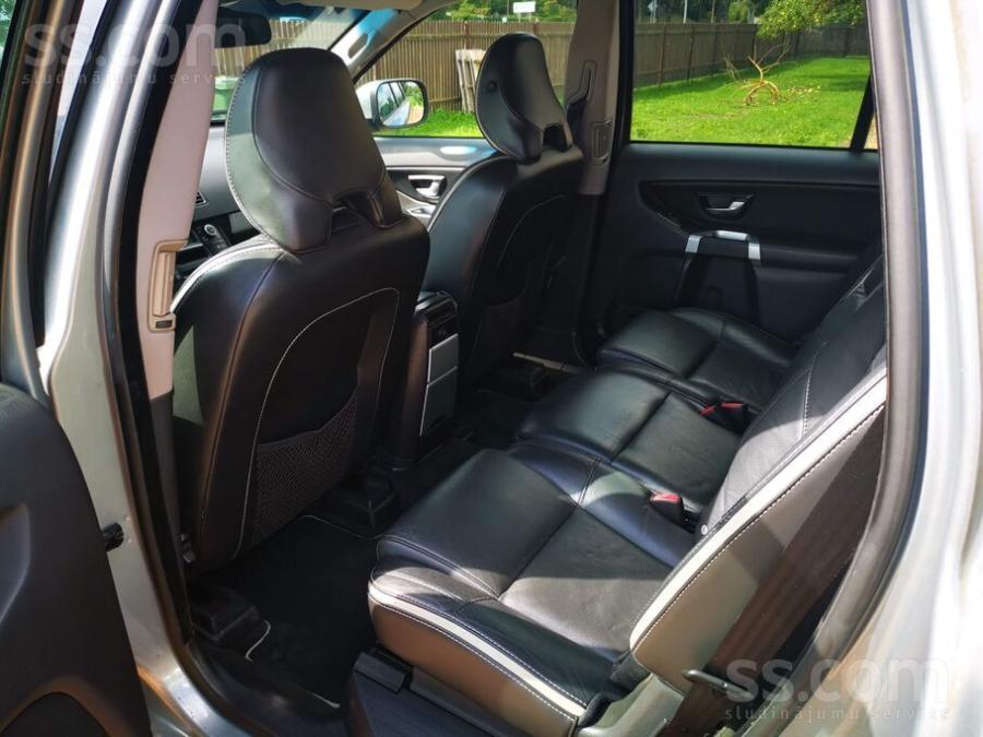 Grey Volvo XC90 2009 in Riga, with an engine capacity of 2.40 L and mileage of 224 thousand km for 6900 €, photo 8 on AUTOMOTO.COM.LV
