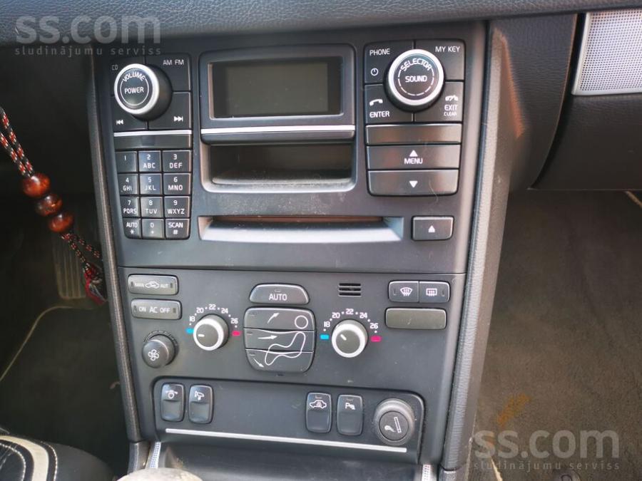 Grey Volvo XC90 2009 in Riga, with an engine capacity of 2.40 L and mileage of 224 thousand km for 6900 €, photo 9 on AUTOMOTO.COM.LV