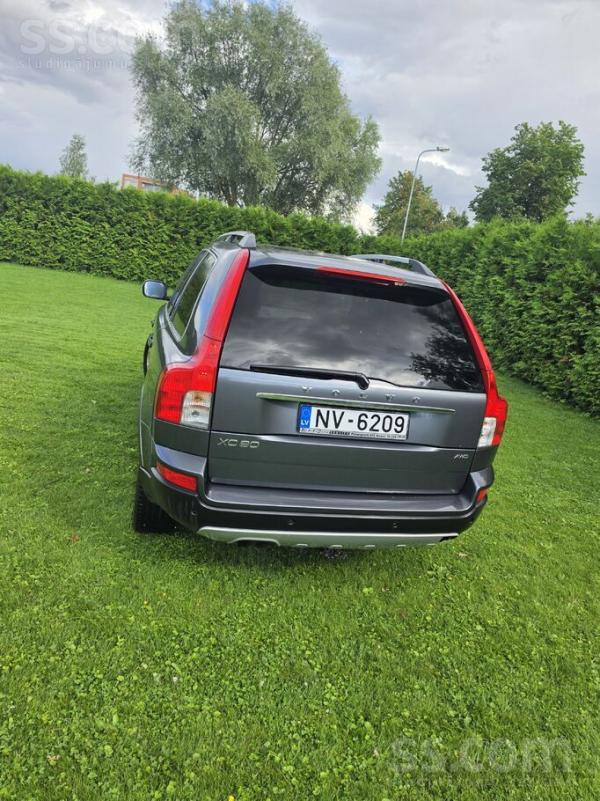 Grey Volvo XC90 2009 in Bauska, with an engine capacity of 2.50 L and mileage of 297 thousand km for 5650 €, photo 2 on AUTOMOTO.COM.LV