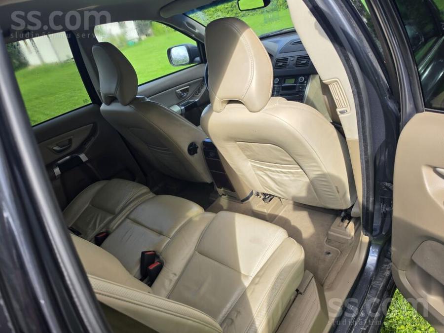Pelēks Volvo XC90 2009 Bauska, ar dzinēja tilpumu 2.50 L un nobraukumu 297 tūkst. km par 5650 €, foto 5 vietnē AUTOMOTO.COM.LV
