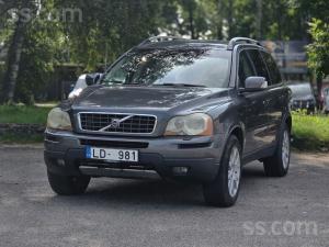 Pelēks Volvo XC90 2009 Liepāja, ar dzinēja tilpumu 2.40 L un nobraukumu 323 tūkst. km par 4990 €, foto 3 vietnē AUTOMOTO.COM.LV