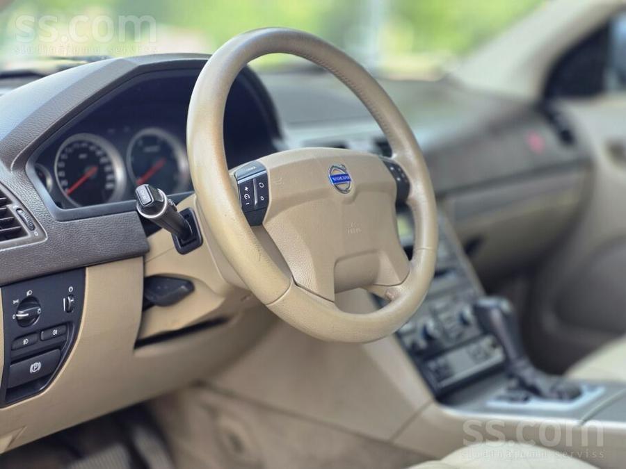 Pelēks Volvo XC90 2009 Liepāja, ar dzinēja tilpumu 2.40 L un nobraukumu 323 tūkst. km par 4990 €, foto 11 vietnē AUTOMOTO.COM.LV