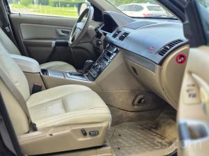 Pelēks Volvo XC90 2009 Liepāja, ar dzinēja tilpumu 2.40 L un nobraukumu 323 tūkst. km par 4990 €, foto 18 vietnē AUTOMOTO.COM.LV