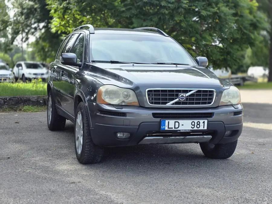 Grey Volvo XC90 2009 in Grobiņa, with an engine capacity of 2.40 L and mileage of 323 thousand km for 4990 €, photo 7 on AUTOMOTO.COM.LV