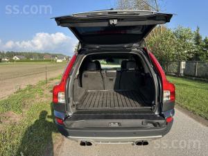 Grey Volvo XC90 2009 in Riga, with an engine capacity of 2.40 L and mileage of 303 thousand km for 5390 €, photo 5 on AUTOMOTO.COM.LV