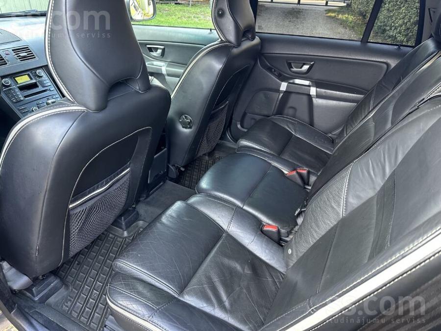 Grey Volvo XC90 2009 in Riga, with an engine capacity of 2.40 L and mileage of 303 thousand km for 5390 €, photo 20 on AUTOMOTO.COM.LV