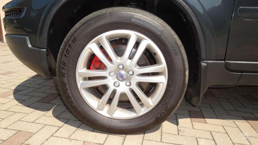 Grey Volvo XC90 2009 in Joniskis, with an engine capacity of 2.40 L and mileage of 281 thousand km for 8649 €, photo 13 on AUTOMOTO.COM.LV