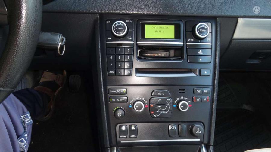 Grey Volvo XC90 2009 in Joniskis, with an engine capacity of 2.40 L and mileage of 281 thousand km for 8649 €, photo 26 on AUTOMOTO.COM.LV
