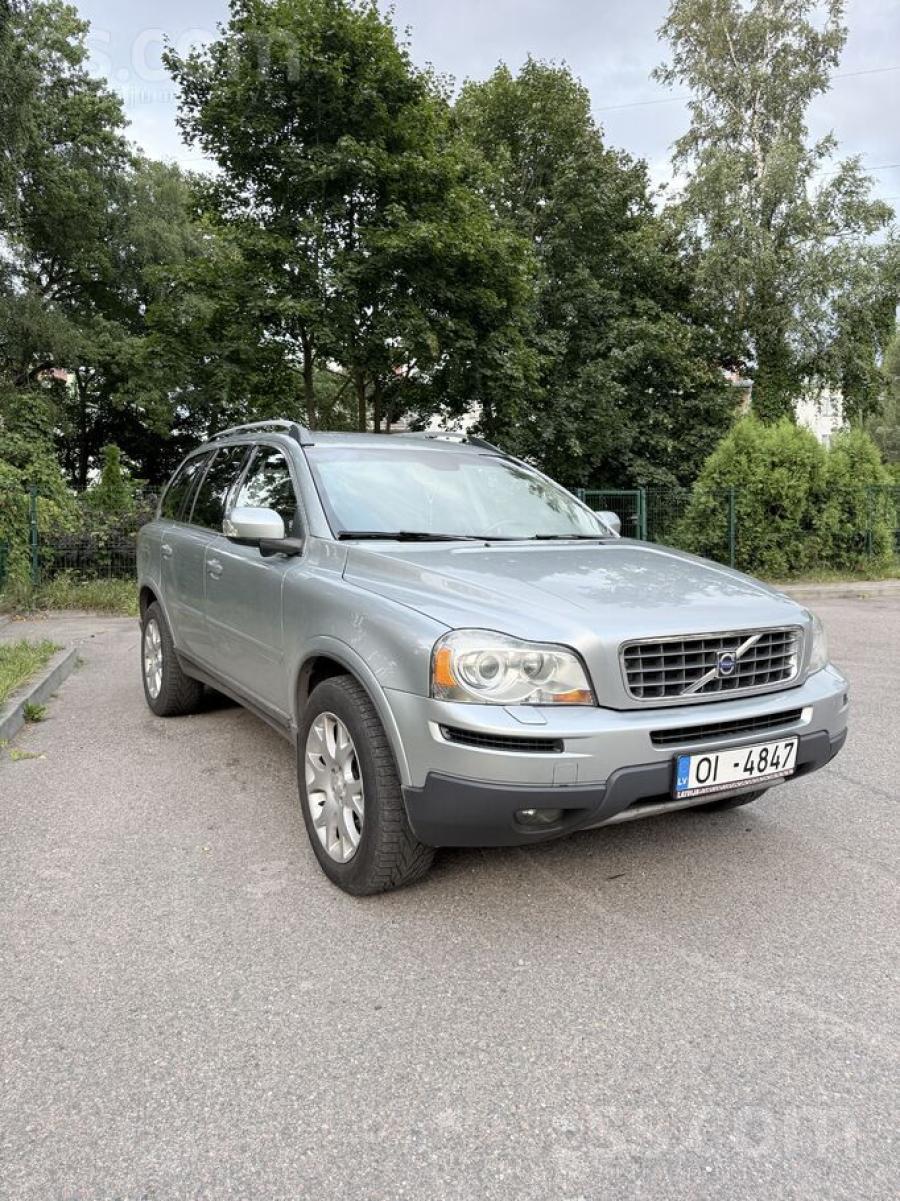 Pelēks Volvo XC90 2009 Rīga, ar dzinēja tilpumu 3.20 L un nobraukumu 328 tūkst. km par 4950 €, foto 3 vietnē AUTOMOTO.COM.LV