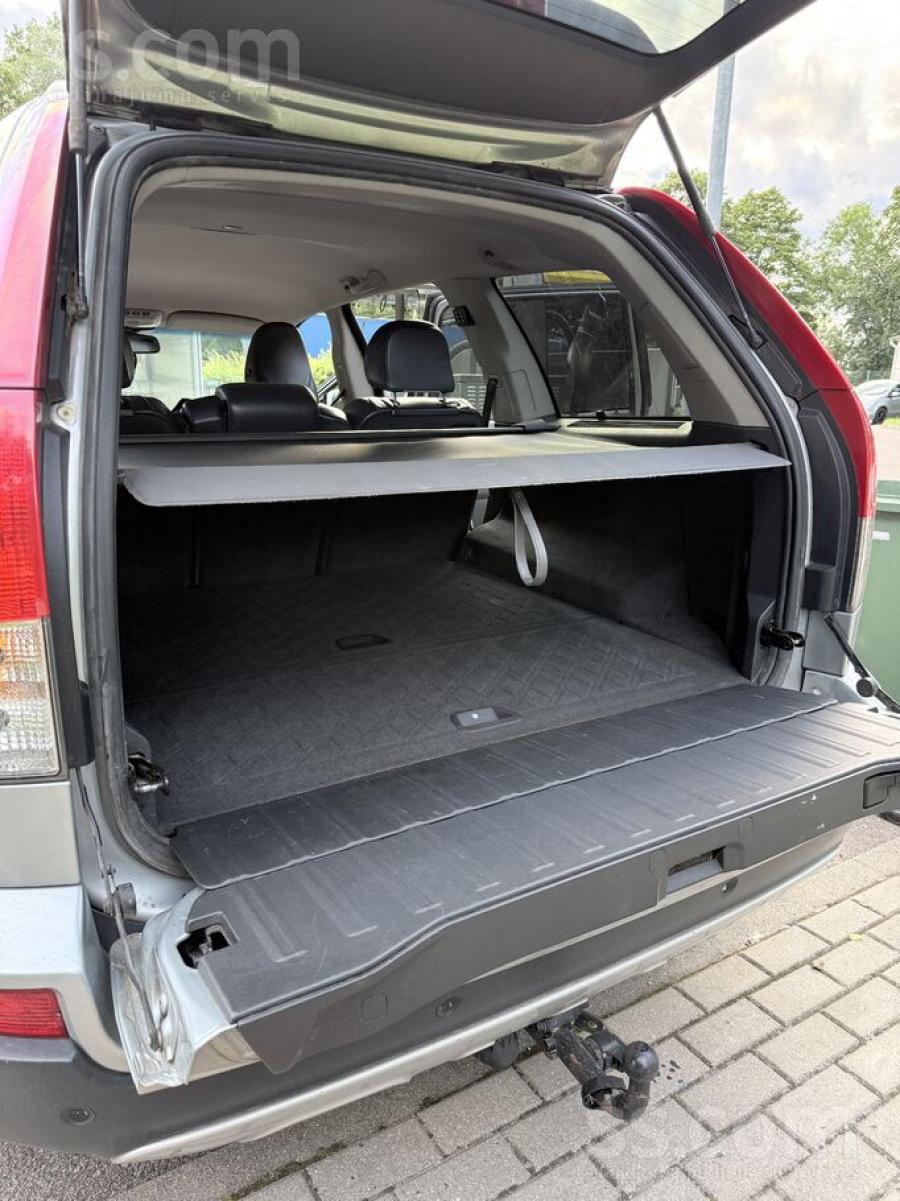 Pelēks Volvo XC90 2009 Rīga, ar dzinēja tilpumu 3.20 L un nobraukumu 328 tūkst. km par 4950 €, foto 7 vietnē AUTOMOTO.COM.LV
