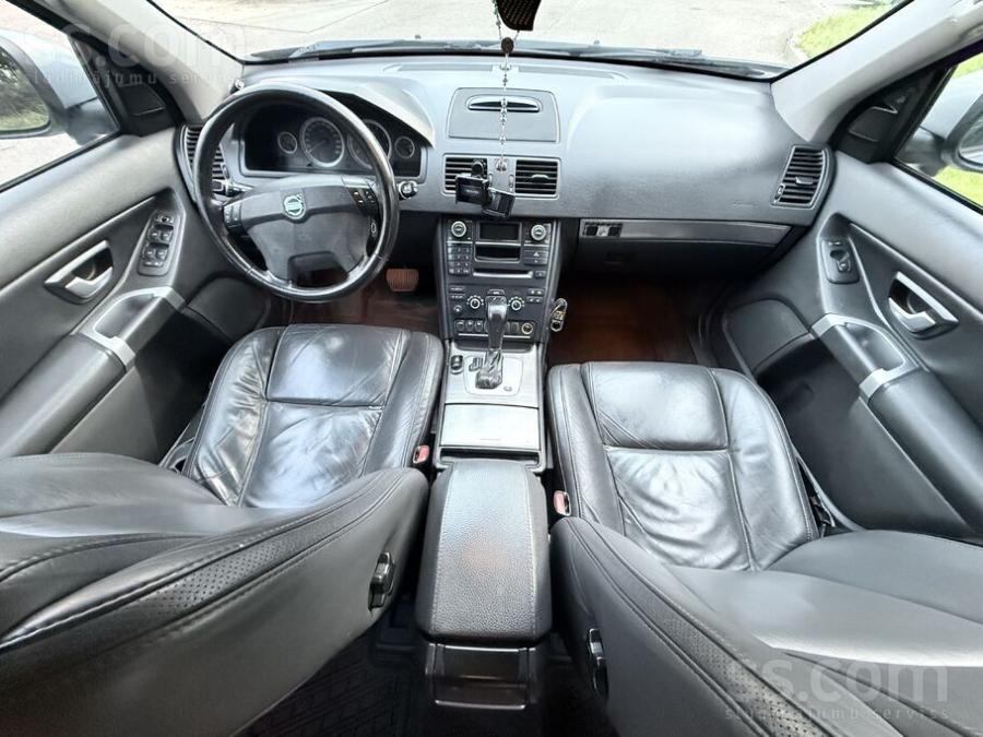 Pelēks Volvo XC90 2009 Rīga, ar dzinēja tilpumu 3.20 L un nobraukumu 328 tūkst. km par 4950 €, foto 13 vietnē AUTOMOTO.COM.LV