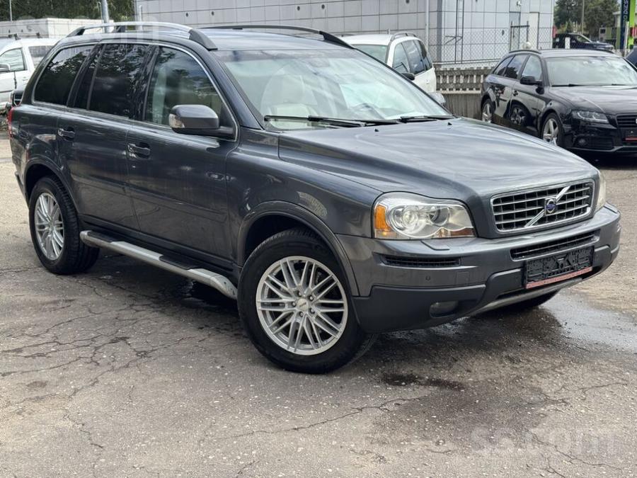 Grey Volvo XC90 2009 in Riga, with an engine capacity of 2.40 L and mileage of 235 thousand km for 8850 €, photo 3 on AUTOMOTO.COM.LV