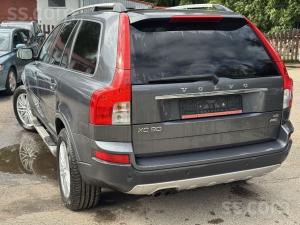 Grey Volvo XC90 2009 in Riga, with an engine capacity of 2.40 L and mileage of 235 thousand km for 8850 €, photo 5 on AUTOMOTO.COM.LV