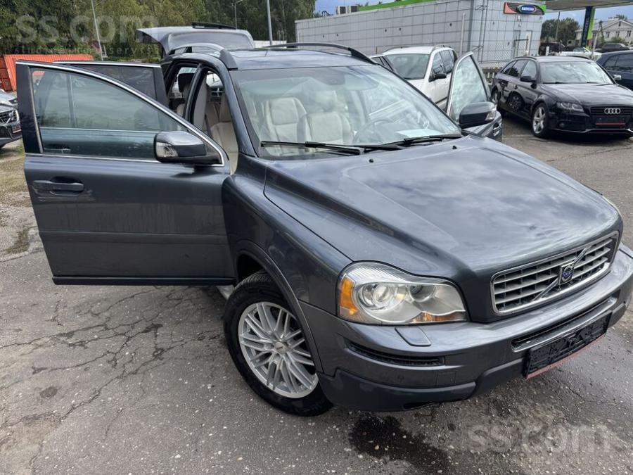 Grey Volvo XC90 2009 in Riga, with an engine capacity of 2.40 L and mileage of 235 thousand km for 8850 €, photo 9 on AUTOMOTO.COM.LV