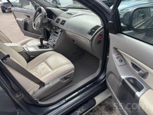 Grey Volvo XC90 2009 in Riga, with an engine capacity of 2.40 L and mileage of 235 thousand km for 8850 €, photo 12 on AUTOMOTO.COM.LV