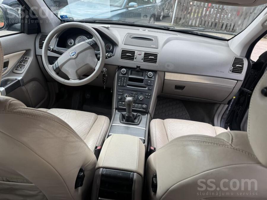 Grey Volvo XC90 2009 in Riga, with an engine capacity of 2.40 L and mileage of 235 thousand km for 8850 €, photo 21 on AUTOMOTO.COM.LV