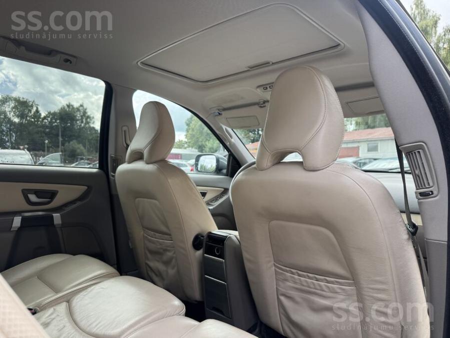 Grey Volvo XC90 2009 in Riga, with an engine capacity of 2.40 L and mileage of 235 thousand km for 8850 €, photo 22 on AUTOMOTO.COM.LV