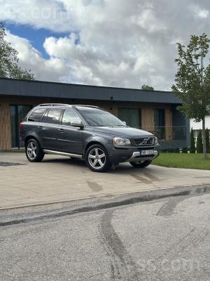 Grey Volvo XC90 2009 in Riga, with an engine capacity of 2.40 L and mileage of 303 thousand km for 8450 €, photo  on AUTOMOTO.COM.LV