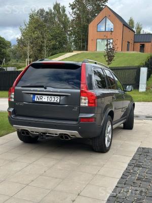 Grey Volvo XC90 2009 in Riga, with an engine capacity of 2.40 L and mileage of 303 thousand km for 8450 €, photo 6 on AUTOMOTO.COM.LV