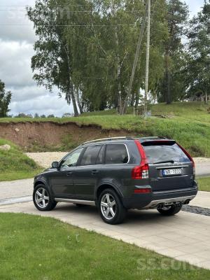 Grey Volvo XC90 2009 in Riga, with an engine capacity of 2.40 L and mileage of 303 thousand km for 8450 €, photo 7 on AUTOMOTO.COM.LV