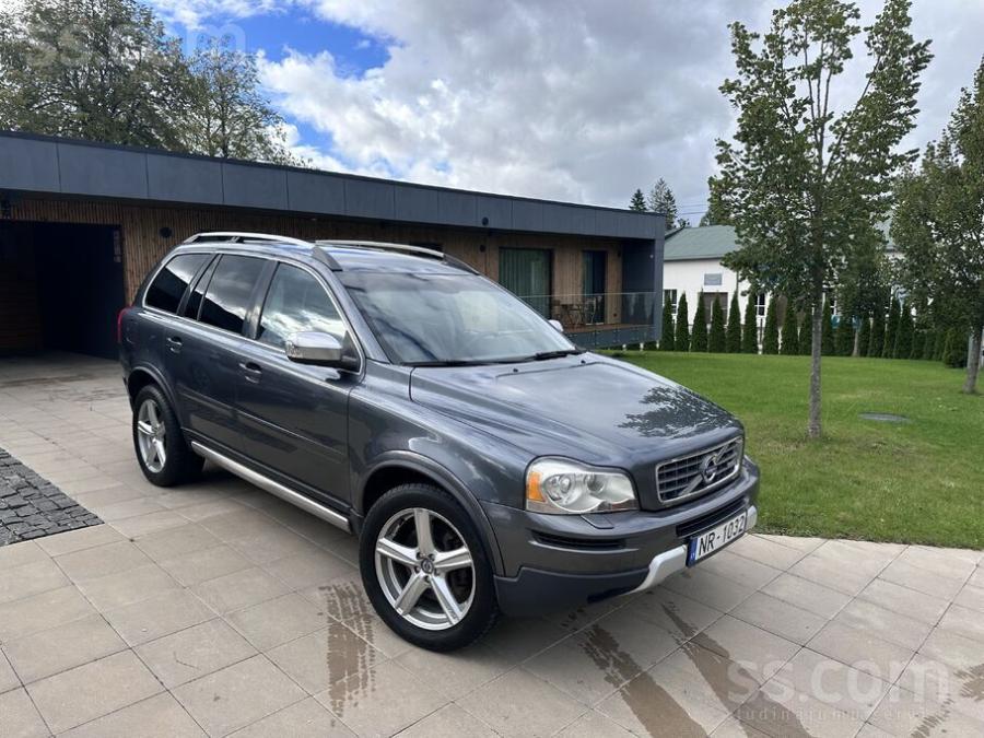 Grey Volvo XC90 2009 in Riga, with an engine capacity of 2.40 L and mileage of 303 thousand km for 8450 €, photo 9 on AUTOMOTO.COM.LV