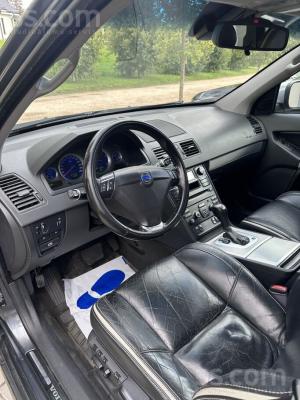 Grey Volvo XC90 2009 in Riga, with an engine capacity of 2.40 L and mileage of 303 thousand km for 8450 €, photo 11 on AUTOMOTO.COM.LV