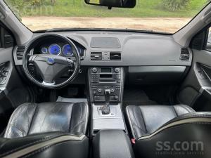 Grey Volvo XC90 2009 in Riga, with an engine capacity of 2.40 L and mileage of 303 thousand km for 8450 €, photo 12 on AUTOMOTO.COM.LV