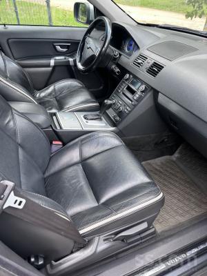 Grey Volvo XC90 2009 in Riga, with an engine capacity of 2.40 L and mileage of 303 thousand km for 8450 €, photo 13 on AUTOMOTO.COM.LV