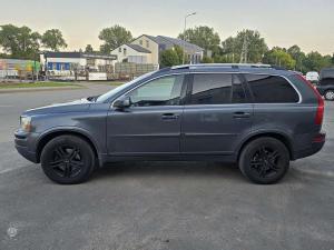 Grey Volvo XC90 2009 in Jonava, with an engine capacity of 2.40 L and mileage of 300 thousand km for 4499 €, photo 3 on AUTOMOTO.COM.LV