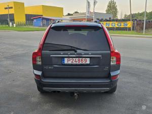 Grey Volvo XC90 2009 in Jonava, with an engine capacity of 2.40 L and mileage of 300 thousand km for 4499 €, photo 5 on AUTOMOTO.COM.LV