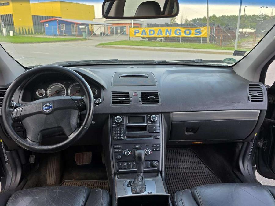 Grey Volvo XC90 2009 in Jonava, with an engine capacity of 2.40 L and mileage of 300 thousand km for 4499 €, photo 17 on AUTOMOTO.COM.LV