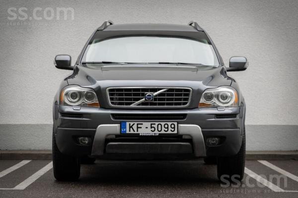 Volvo XC90 2009 in Riga on AUTOMOTO.COM.LV Grey Volvo XC90 2009 in Riga, with an engine capacity of 2.40 L and mileage of 283 thousand km for 6100 €, photo 3 on AUTOMOTO.COM.LV