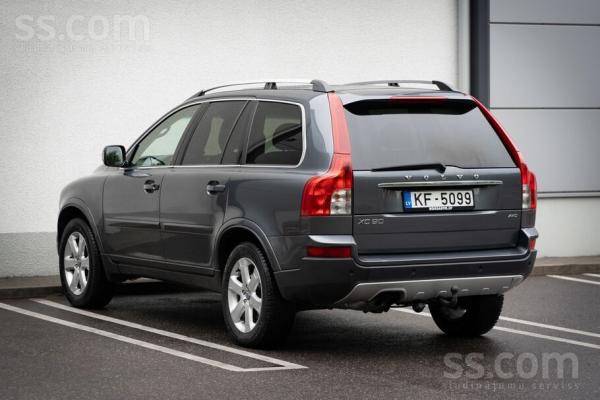Volvo XC90 2009 in Riga on AUTOMOTO.COM.LV Grey Volvo XC90 2009 in Riga, with an engine capacity of 2.40 L and mileage of 283 thousand km for 6100 €, photo 7 on AUTOMOTO.COM.LV