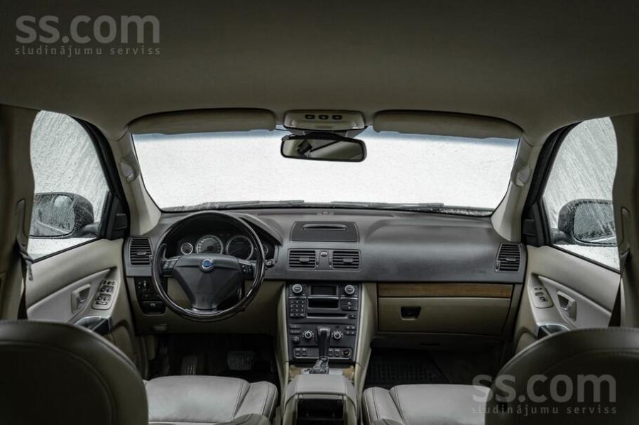 Pelēks Volvo XC90 2009 Rīga, ar dzinēja tilpumu 2.40 L un nobraukumu 283 tūkst. km par 6100 €, foto 16 vietnē AUTOMOTO.COM.LV