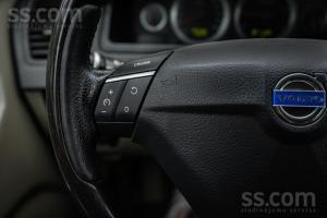 Pelēks Volvo XC90 2009 Rīga, ar dzinēja tilpumu 2.40 L un nobraukumu 283 tūkst. km par 6100 €, foto 18 vietnē AUTOMOTO.COM.LV