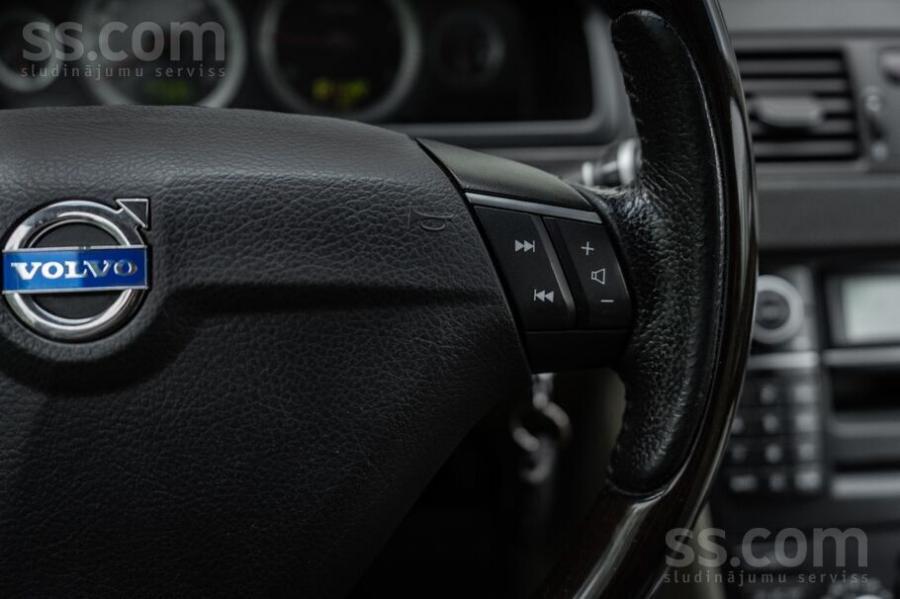 Pelēks Volvo XC90 2009 Rīga, ar dzinēja tilpumu 2.40 L un nobraukumu 283 tūkst. km par 6100 €, foto 20 vietnē AUTOMOTO.COM.LV