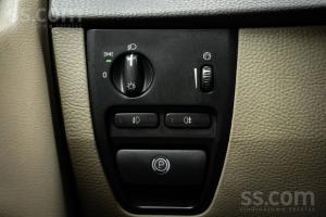 Pelēks Volvo XC90 2009 Rīga, ar dzinēja tilpumu 2.40 L un nobraukumu 283 tūkst. km par 6100 €, foto 28 vietnē AUTOMOTO.COM.LV