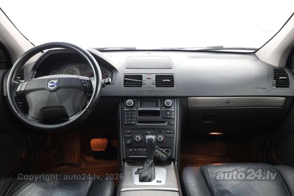 Pelēks Volvo XC90 2009 Tallina, ar dzinēja tilpumu 2.40 L un nobraukumu 204 tūkst. km par 5999 €, foto 6 vietnē AUTOMOTO.COM.LV