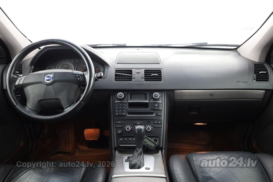 Pelēks Volvo XC90 2009 Tallina, ar dzinēja tilpumu 2.40 L un nobraukumu 204 tūkst. km par 5999 €, foto 6 vietnē AUTOMOTO.COM.LV