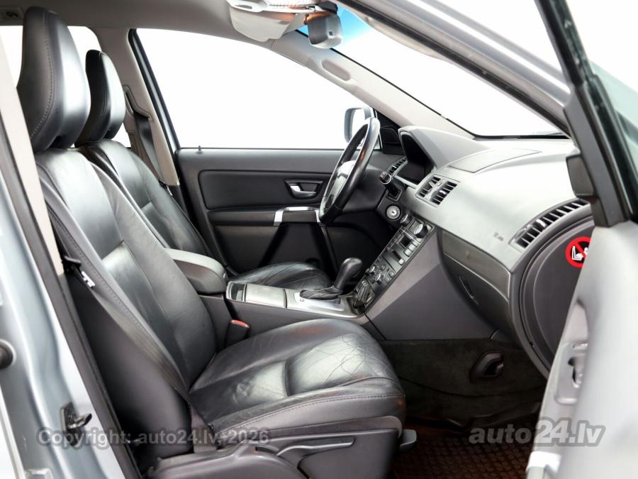 Pelēks Volvo XC90 2009 Tallina, ar dzinēja tilpumu 2.40 L un nobraukumu 204 tūkst. km par 5999 €, foto 7 vietnē AUTOMOTO.COM.LV
