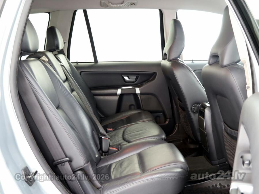 Pelēks Volvo XC90 2009 Tallina, ar dzinēja tilpumu 2.40 L un nobraukumu 204 tūkst. km par 5999 €, foto 8 vietnē AUTOMOTO.COM.LV