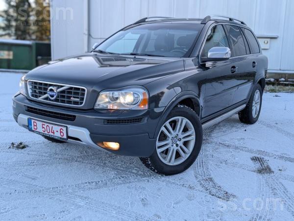 Grey Volvo XC90 2010 in Riga, with an engine capacity of 2.40 L and mileage of 320 thousand km for 8750 €, photo 2 on AUTOMOTO.COM.LV